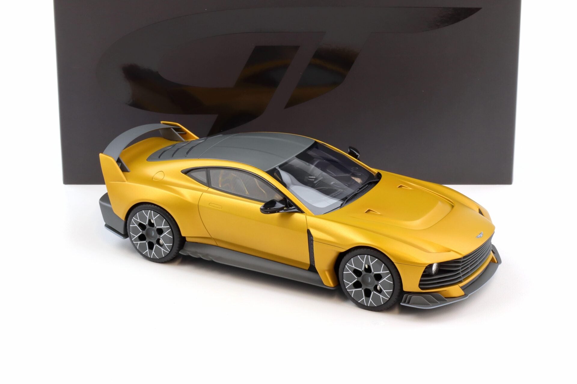 GT Spirit 2024 Aston Martin Valiant V12 Auric Gold Metallic 1:18 – STM ...