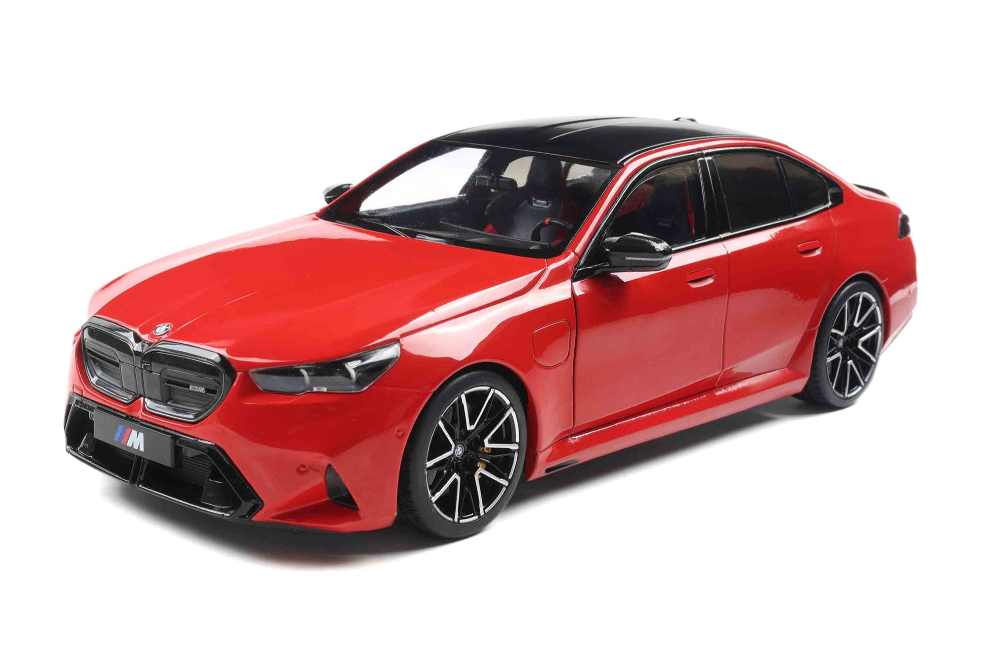 Solido 2025 BMW M5 (G90) Fire Red 1:18 – STM Diecast